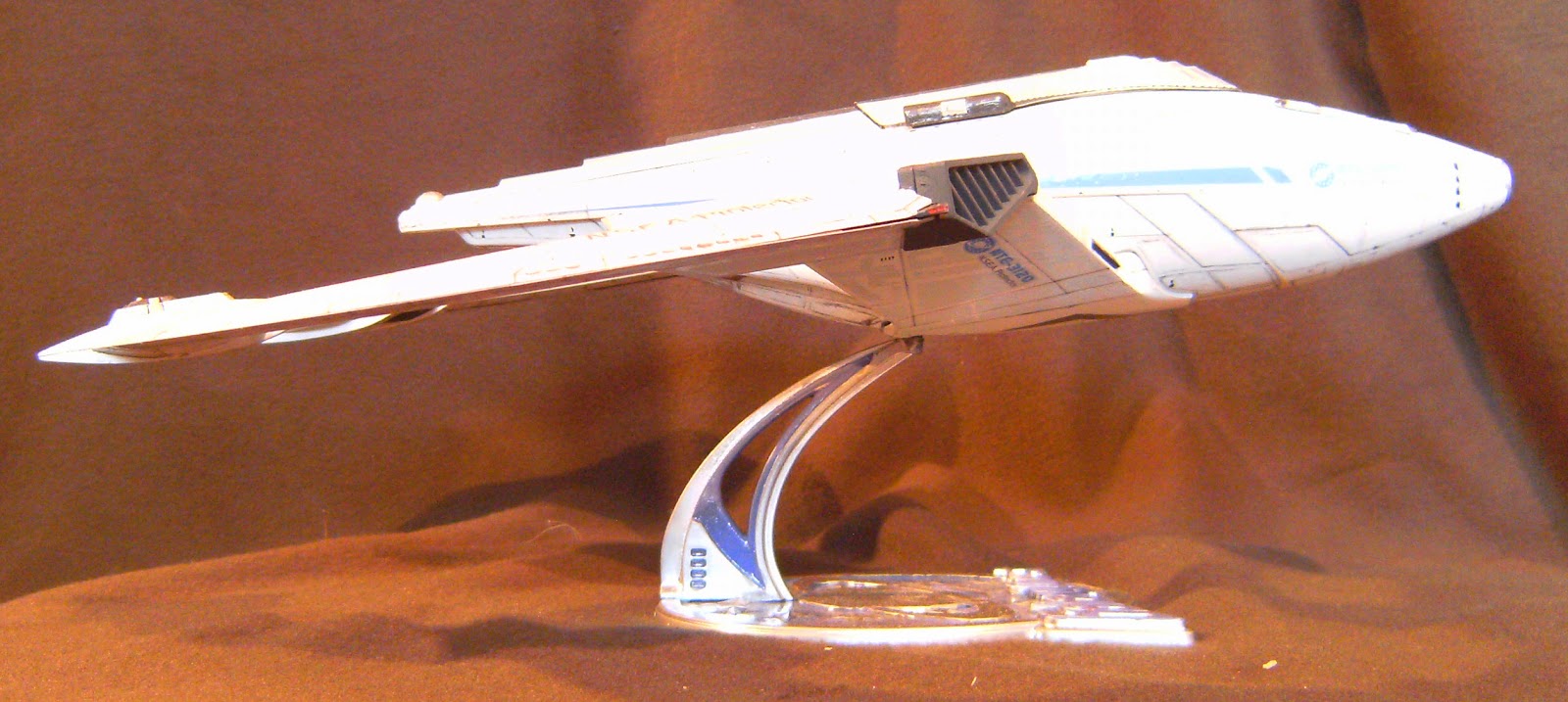 Happyscale-Modellbau: N.S.E.A. Protector (Galaxy Quest) - Pegasus Model ...