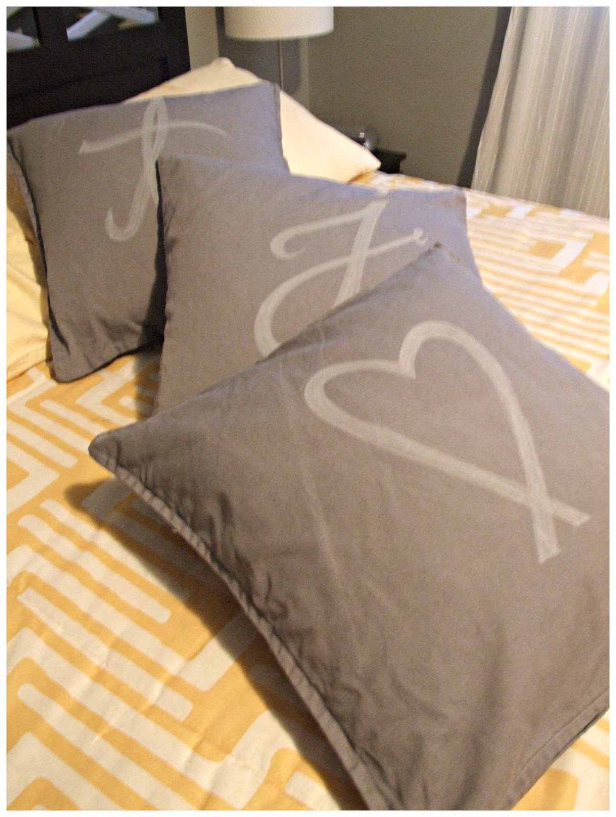 so gezellig : mini makeover > personalized pillows