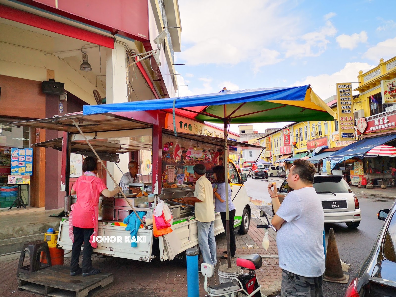 Muar Glutton Street Food Stalls, Johor 麻坡贪吃街 |Tony Johor Kaki Travels ...