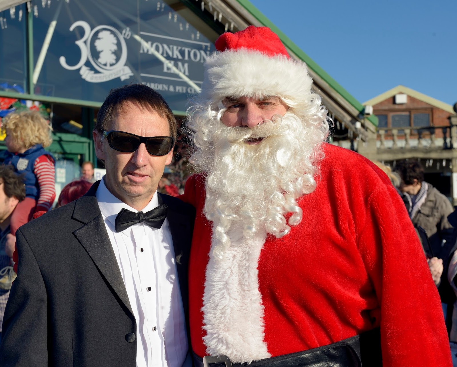 See Santa arrive on carnival float