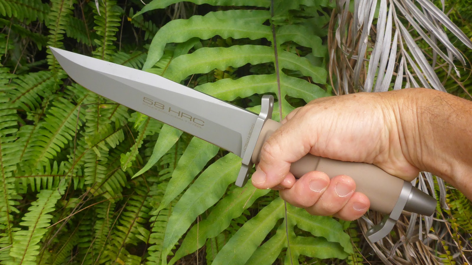 Hardcore Knives and tools for Wilderness Camping: EXTREMA RATIO AMF ...