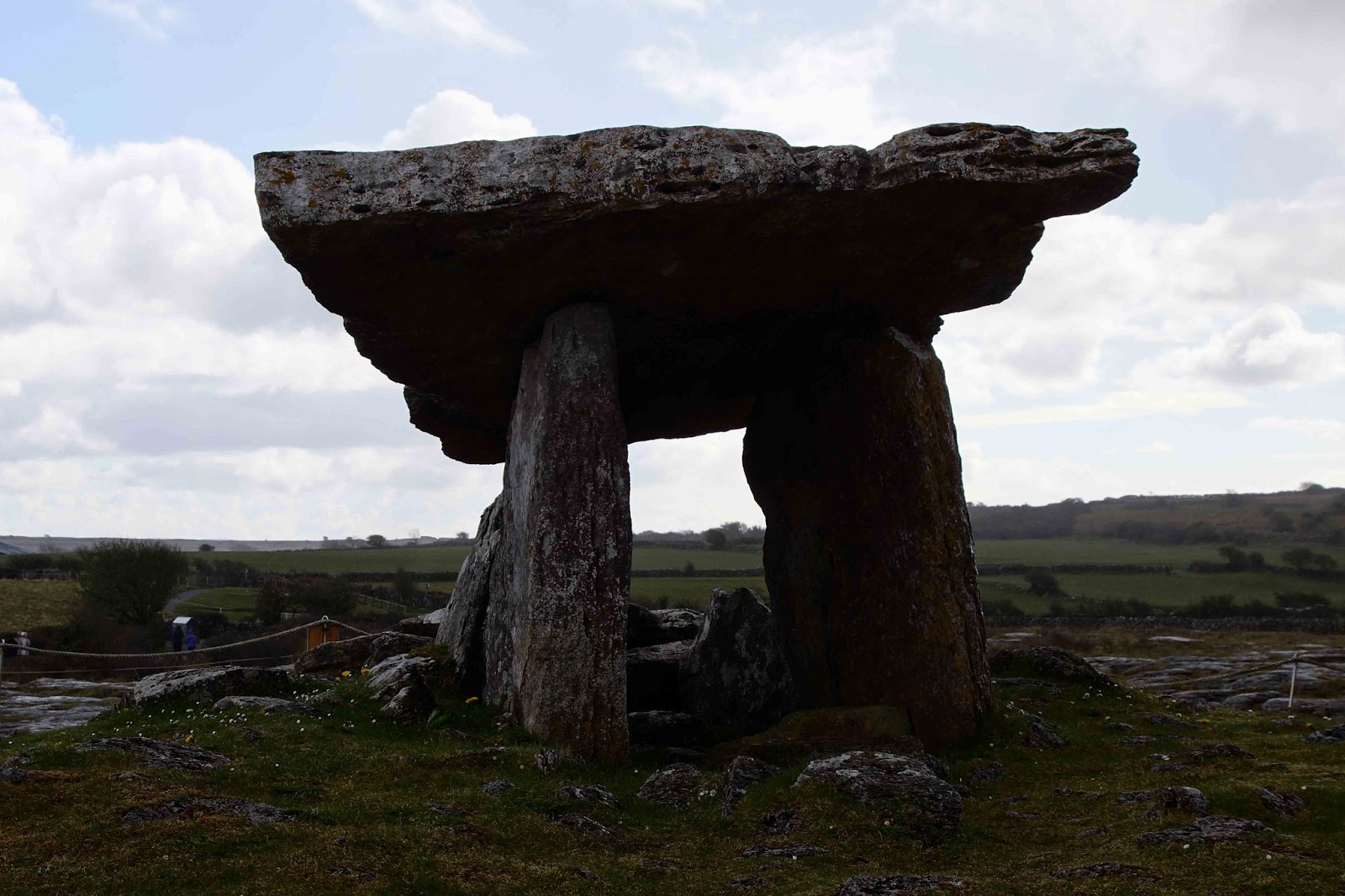 Europe au pif: Dolmens and seaside villages