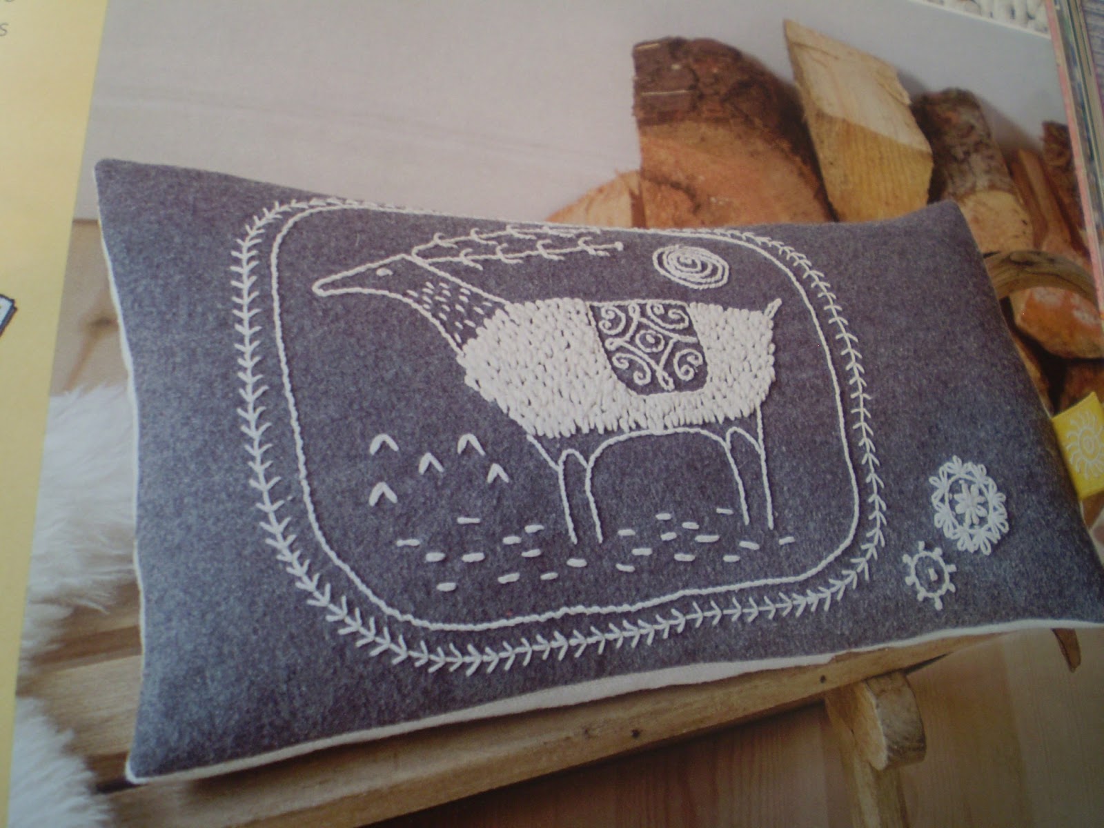 threadhead: Book review - folk art needlecraft by Clare Youngs