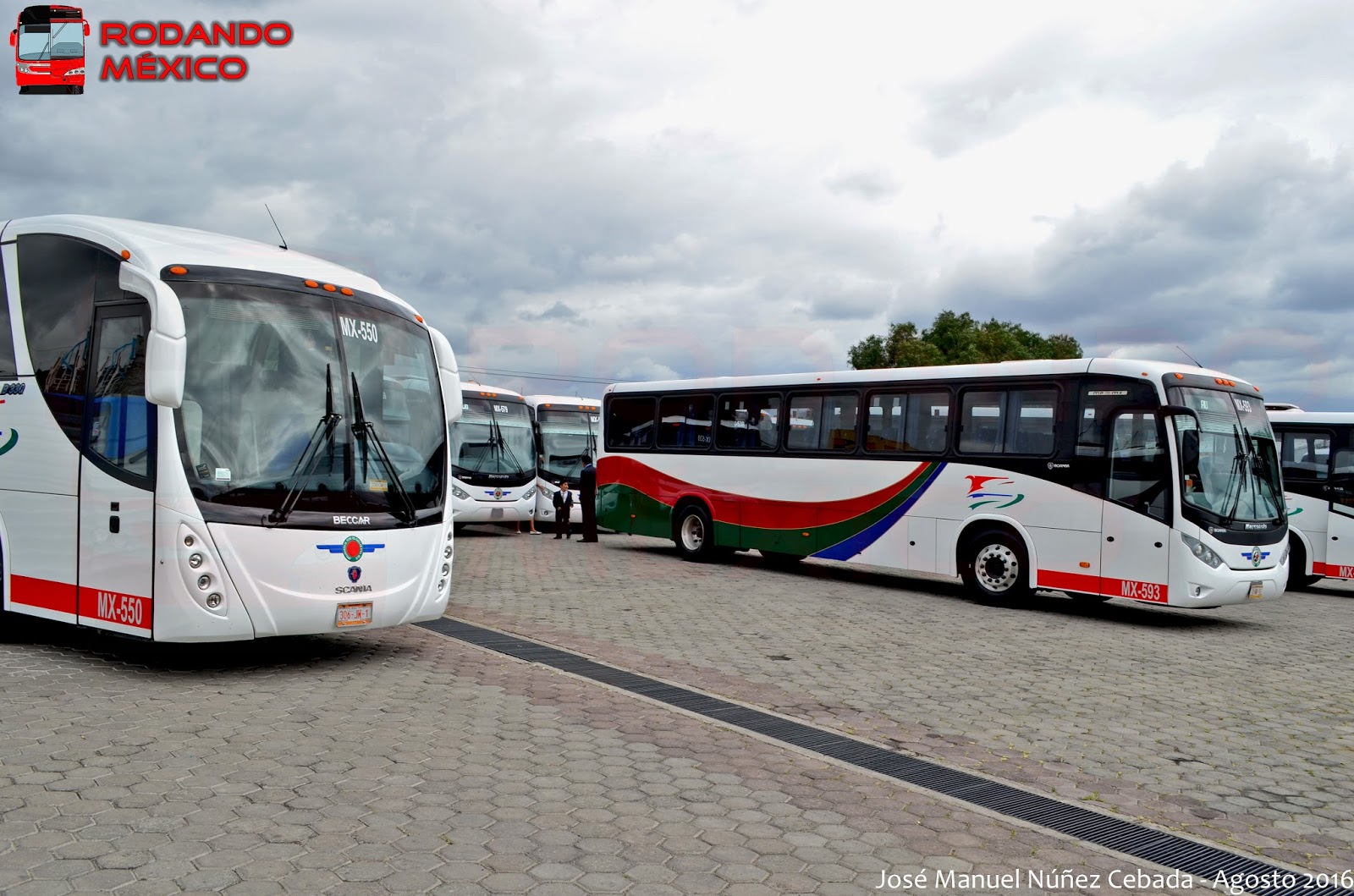 RODANDO MÉXICO : Banderazo de salida de las 16 unidades Scania ...
