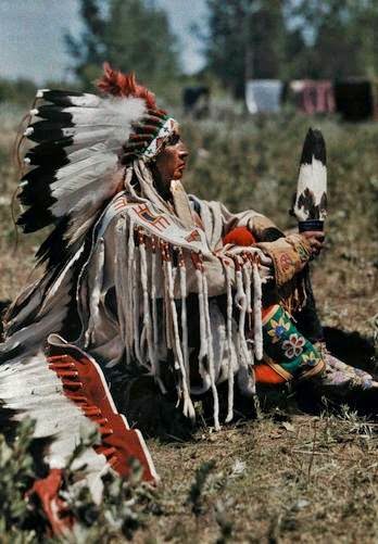 Native American Indian Pictures: Rare Colorized Photos of Crow Indians