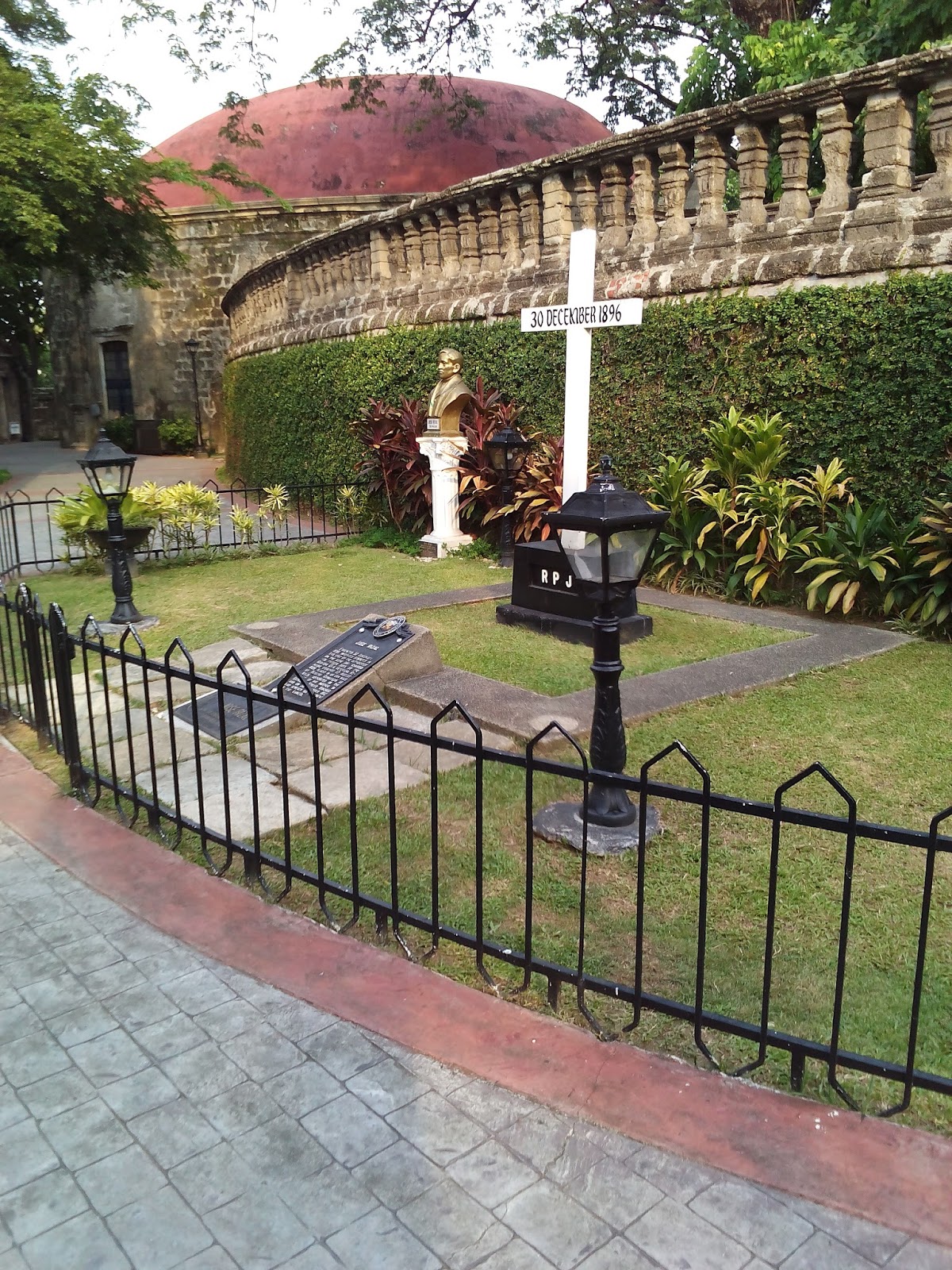 KASAYSAYAN NI PEPE: Si PEPE (Jose Rizal) ay isang dakilang bayani na ...