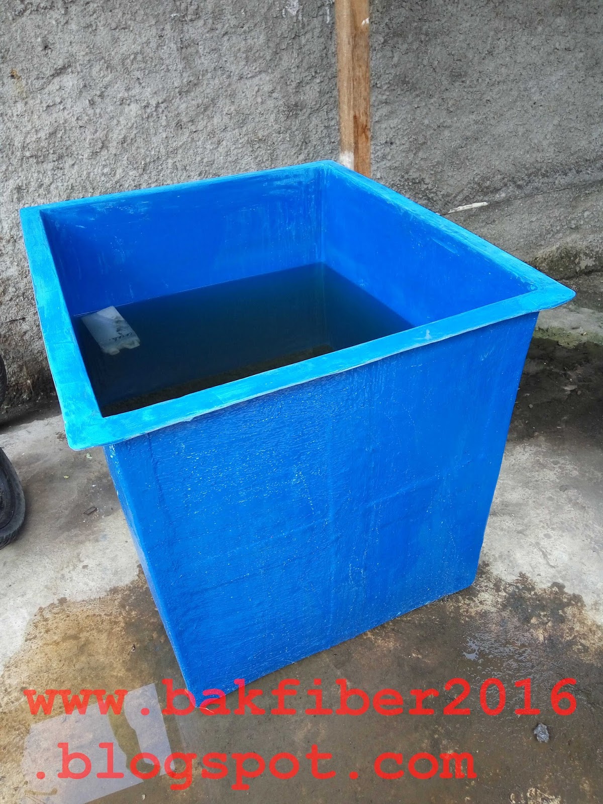 Bak Fiber Kolam Ikan: Bak Air Fiber