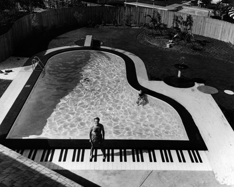 BTTF# 10: The Piano Shaped Pool in Sherman Oaks by the Great Liberace ...