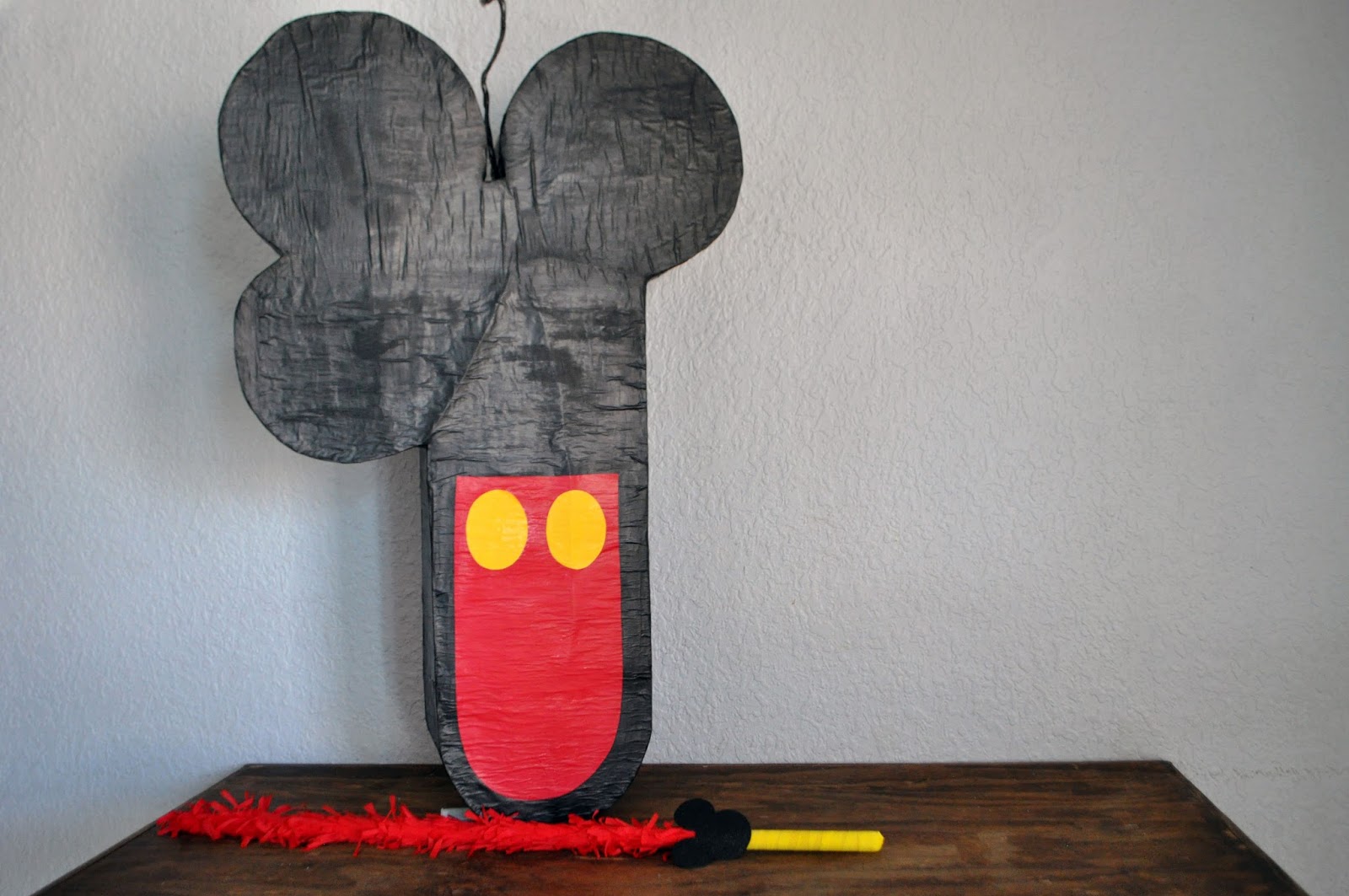 Wow Piñata!: Piñata Numero 1 Mickey