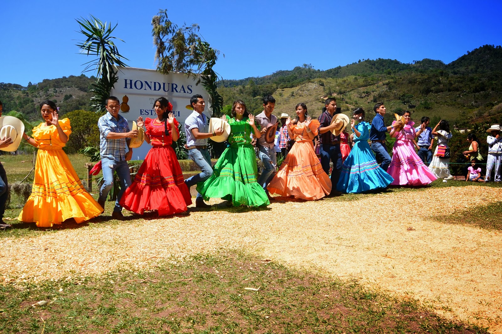 Rachel Goes To Honduras: Fiesta Típica