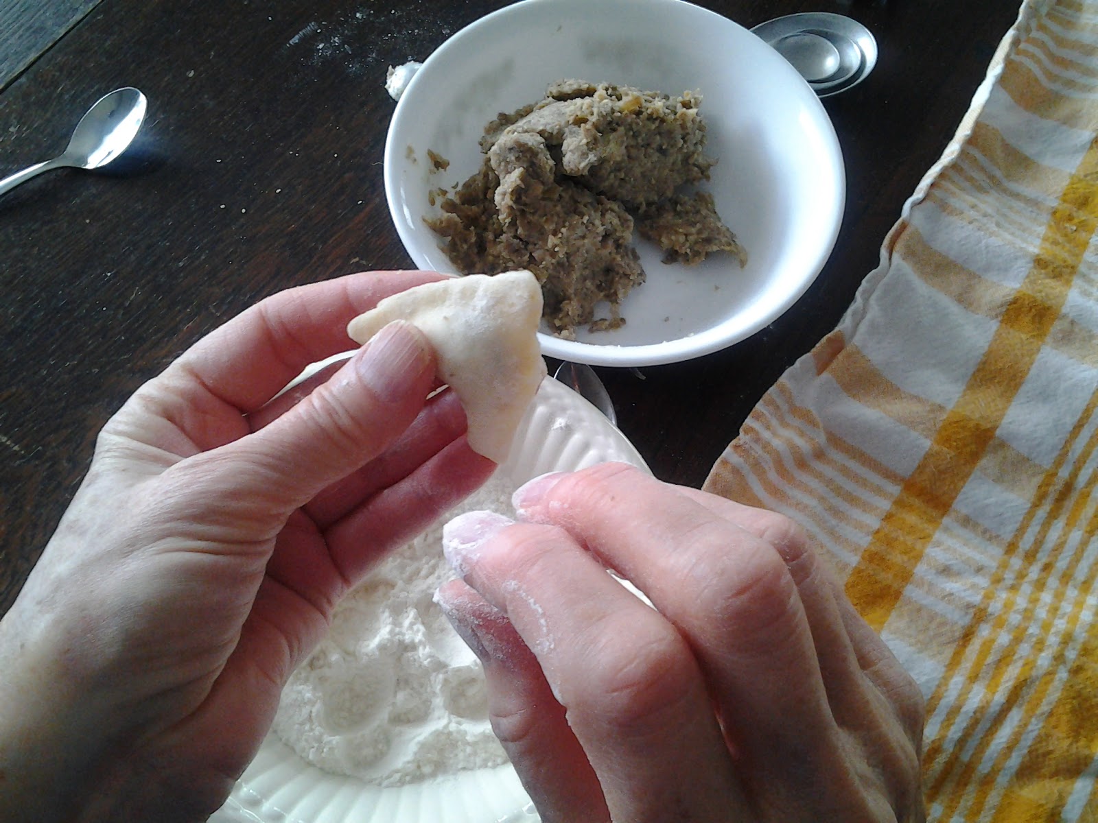 UkrainiYum!: UKRAINIAN CHRISTMAS FOOD . . . VUSHKA