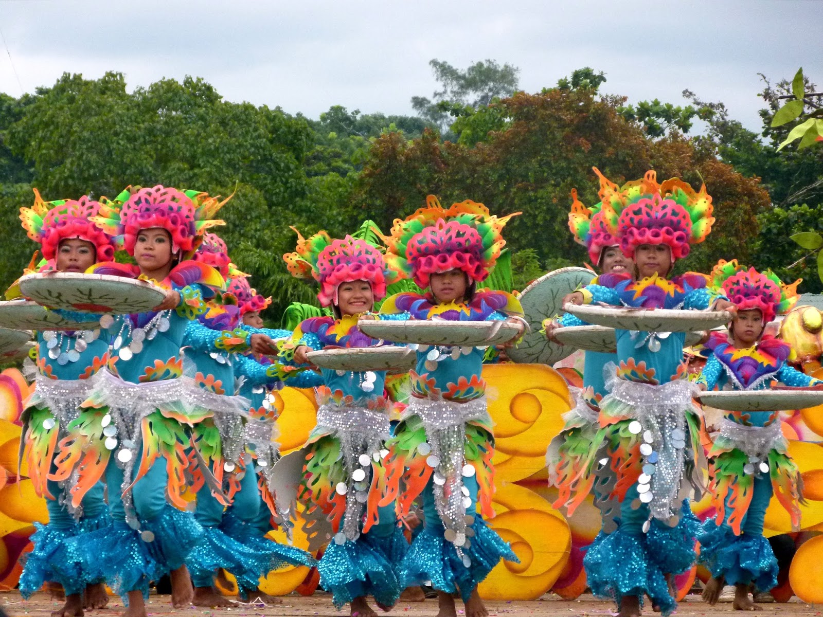 2013 KASADYAAN FESTIVAL RITUAL PRESENTATION - Lakwatserong Tsinelas
