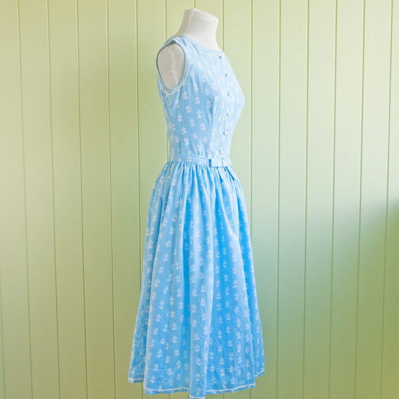 Beautiful Creations: Gorgeous Hand-Made Dress