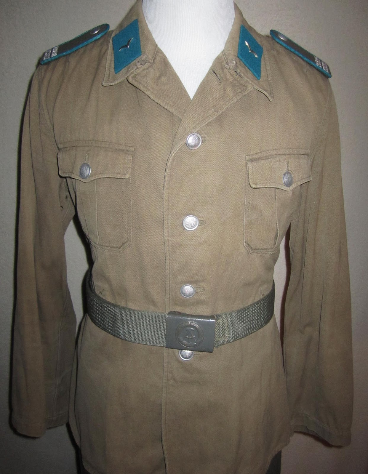 Uniformen der DDR: Stabsgefreiter Luftstreitkräfte Drillichuniform 1961 ...