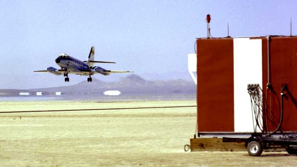 Microwave landing system