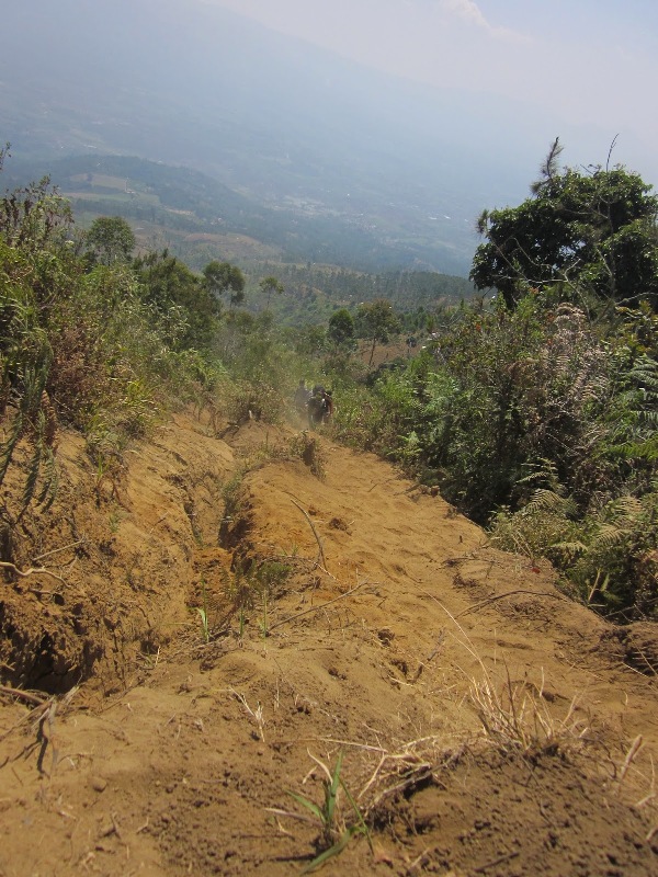 9 Tanjakan Unik di Jalur Pendakian Gunung - Gunung di Jawa - Manusia Lembah
