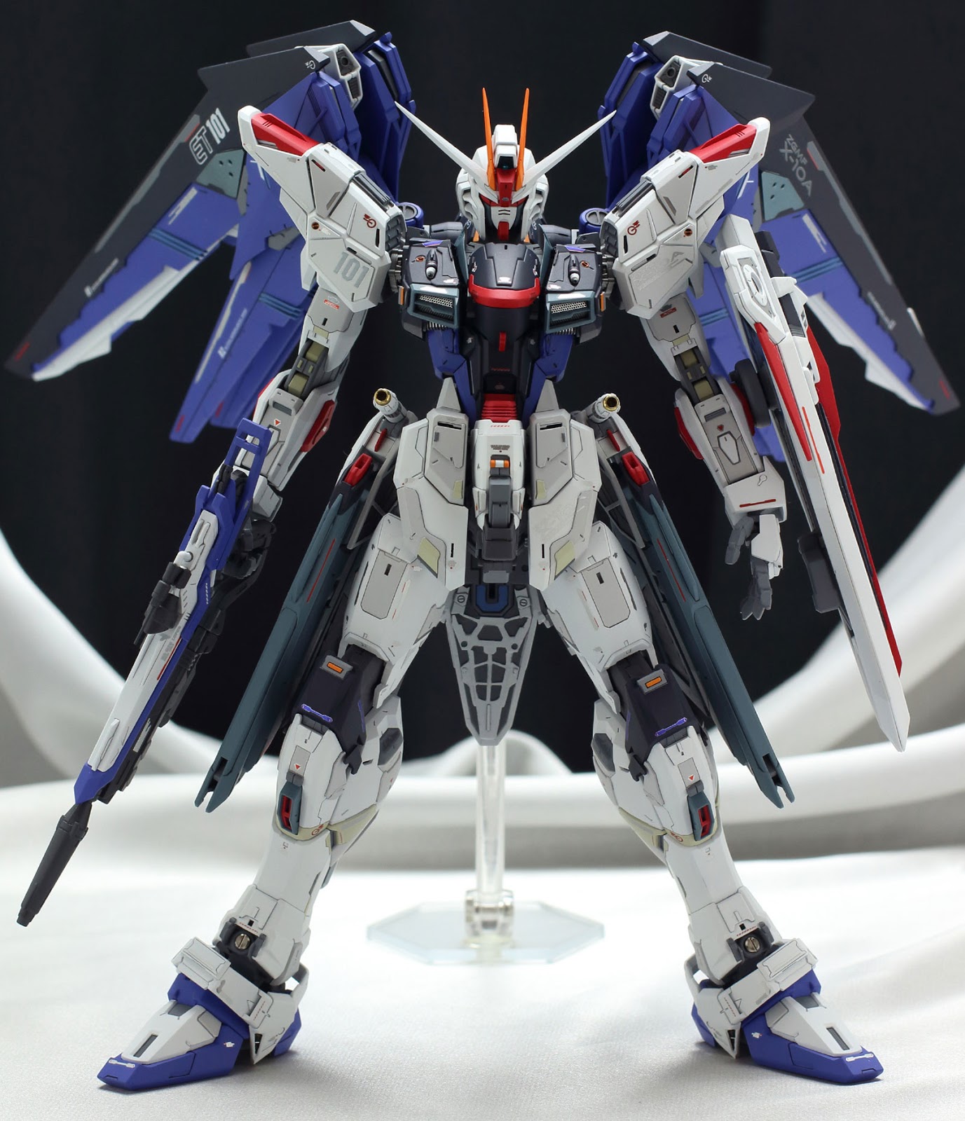 Custom Build: MG 1/100 Freedom Gundam Ver. 2.0 [Detailed]