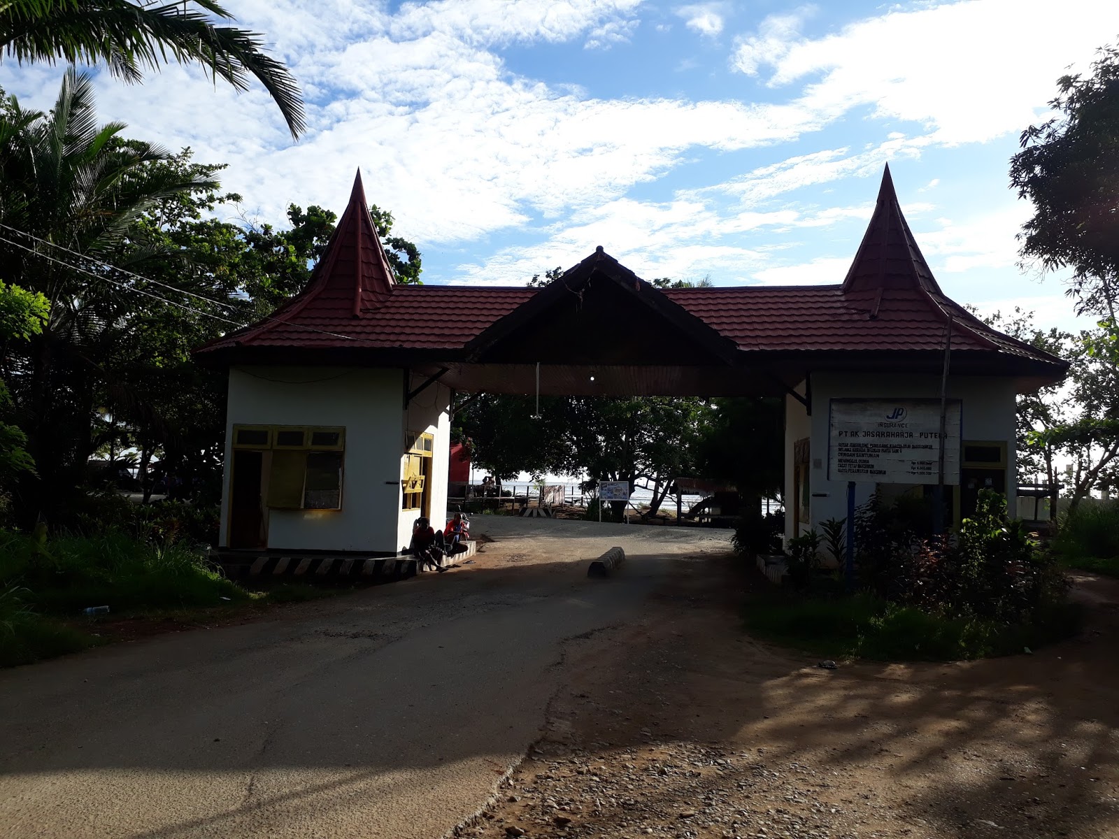 Blog Kang Dana: Pantai Base G : Alternatif Wisata Pantai Di Jayapura