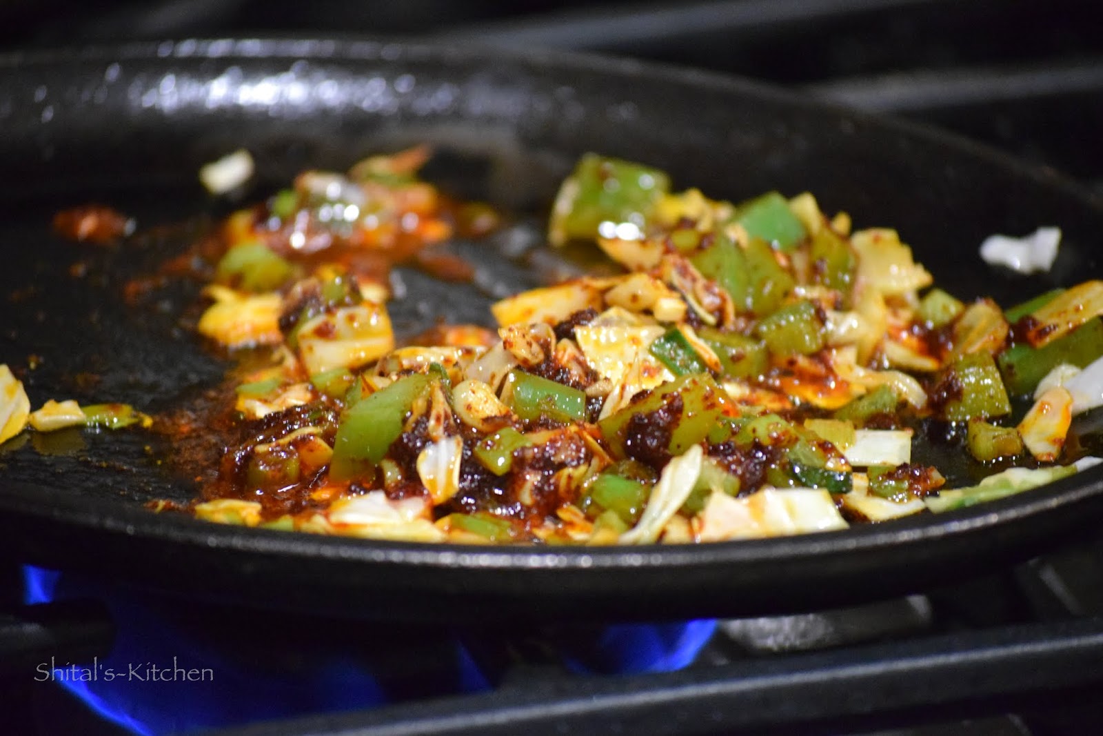 Shital's-Kitchen: Steamed Rolls in Schezwan Sauce