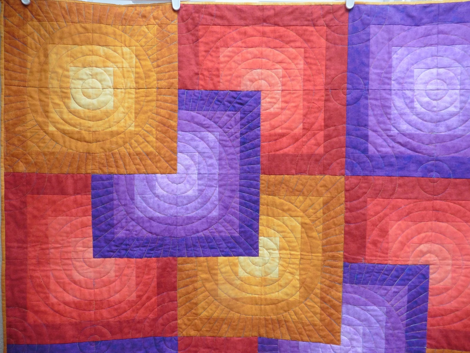 DianeLoves2Quilt: Overlapping Squares Completed