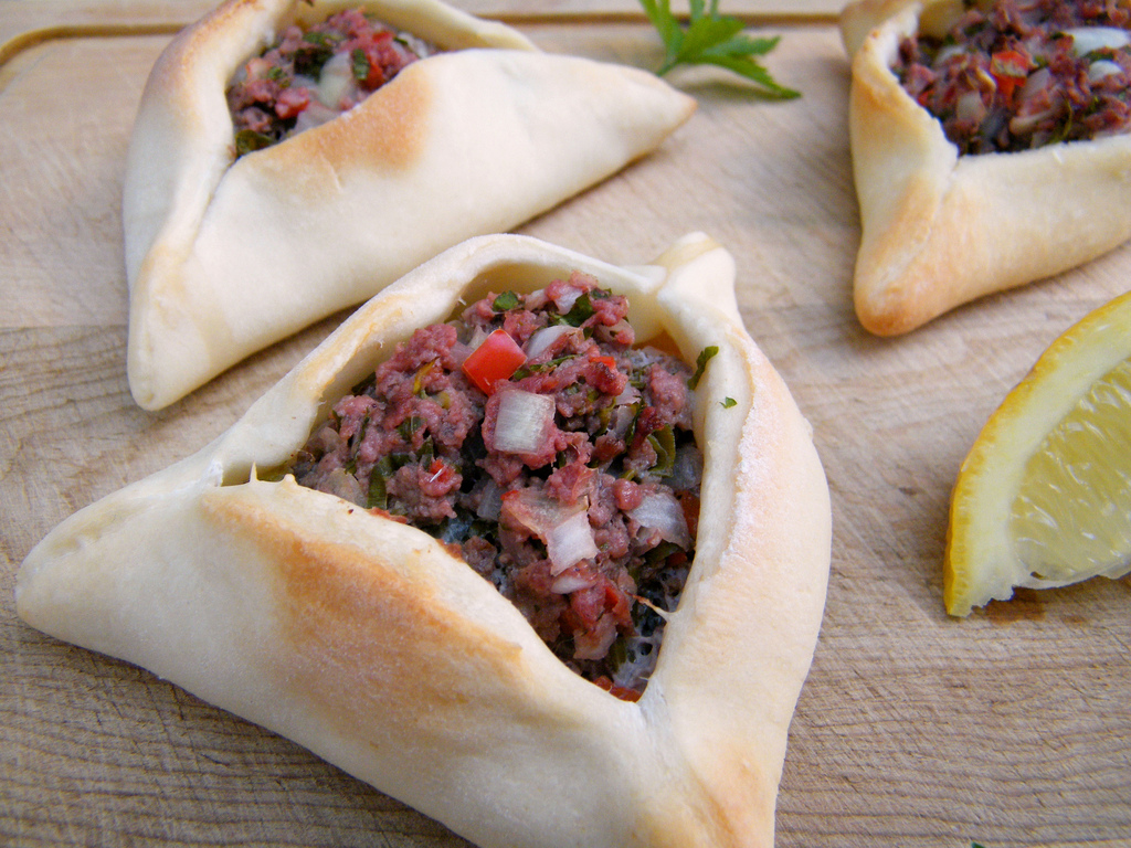 Pizza Pasión: Empanada y pizza árabe - Fatay, Sfija, Lajmashin