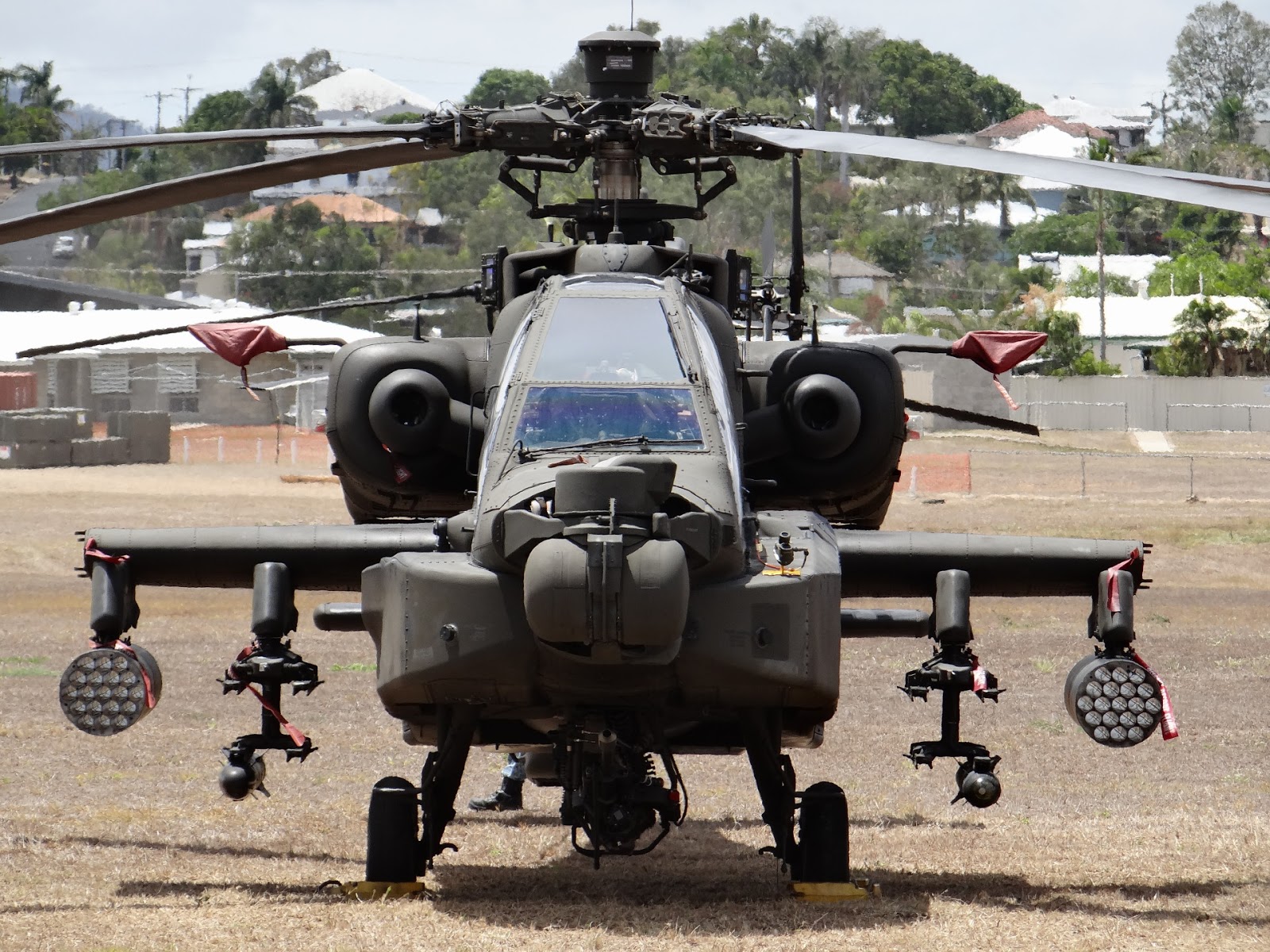Air Queensland.blogspot: RSAF Boeing AH-64D Apache helicopters based at ...