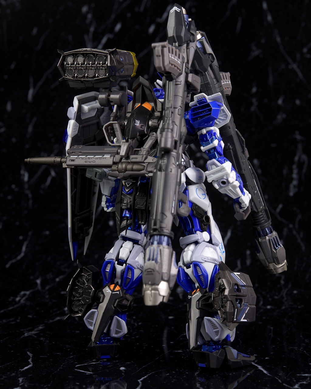 [ Review ] - Metal Build - Gundam Astray Blue Frame Full Weapon Equipped