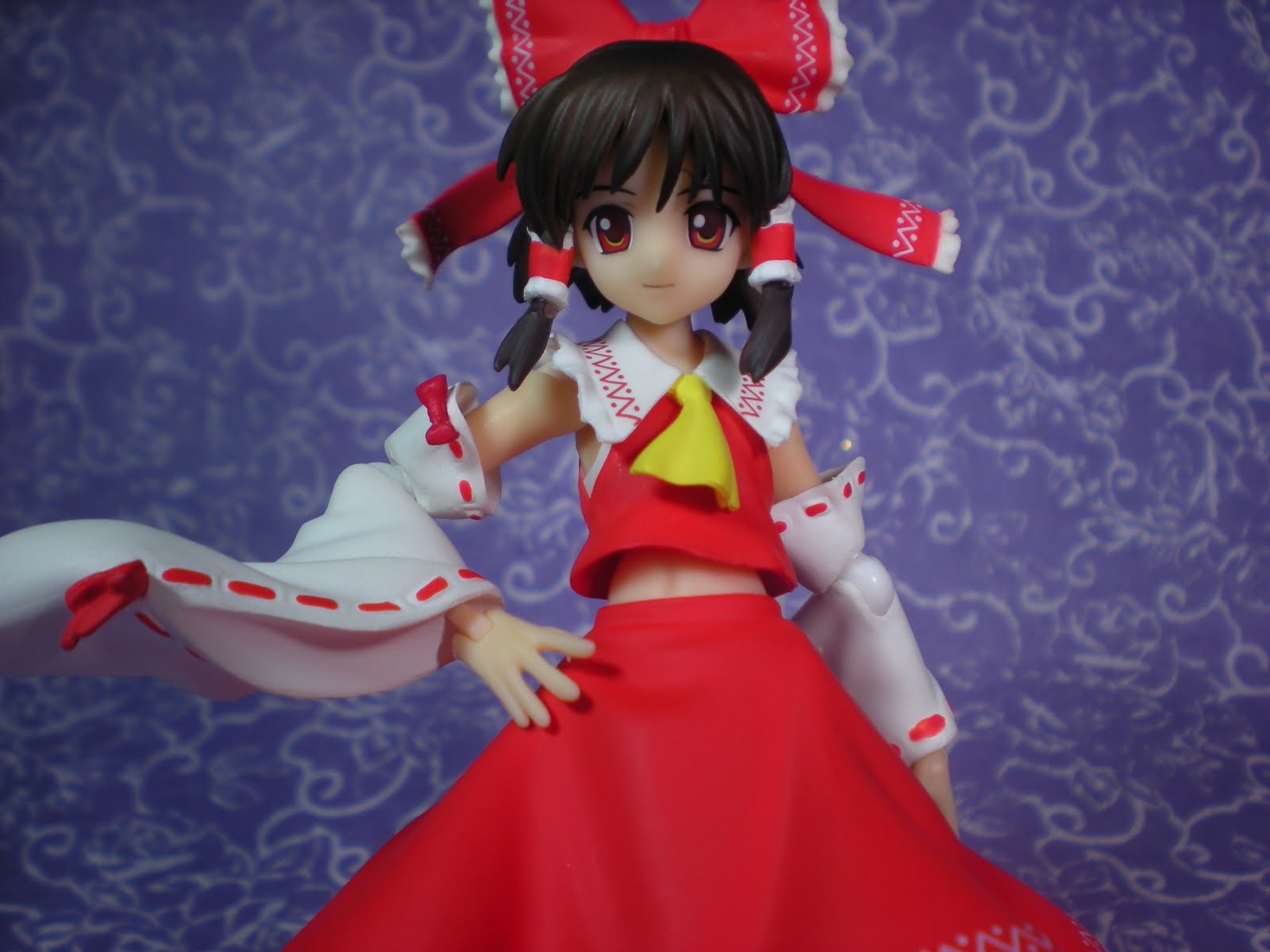 Review: [Max Factory] Figma #55 Reimu Hakurei | Night's Corner
