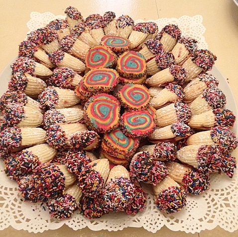 Mama Bear's Oven: Italian American Raspberry Sandwich Cookies