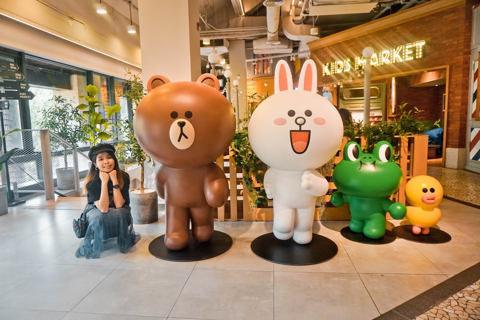 LARGEST LINE FRIENDS Store, Hang Zhou | 最大的LINE FRIENDS 店在杭州中国 ...