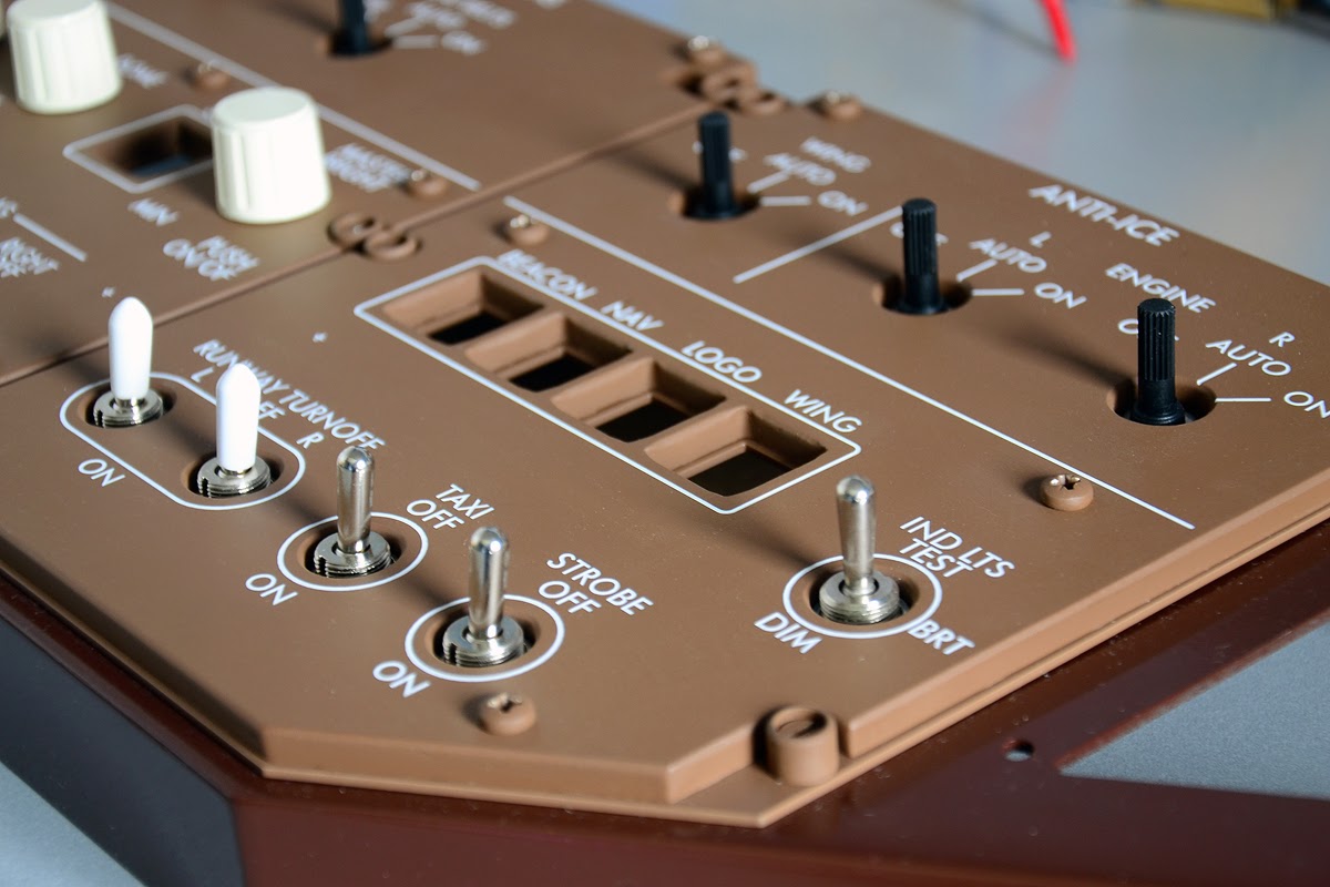 Boeing 777 HomeMade simulator: Overhead progress