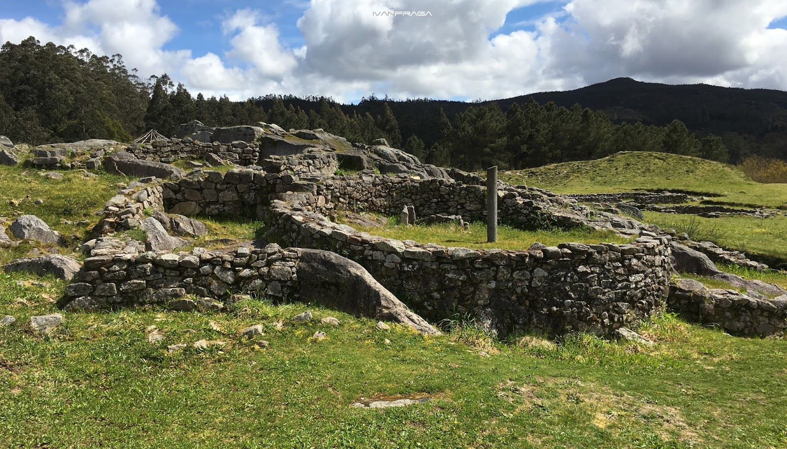 A Fraga dos Mouros: As bestas, sentinelas do Castro de Castrolandín