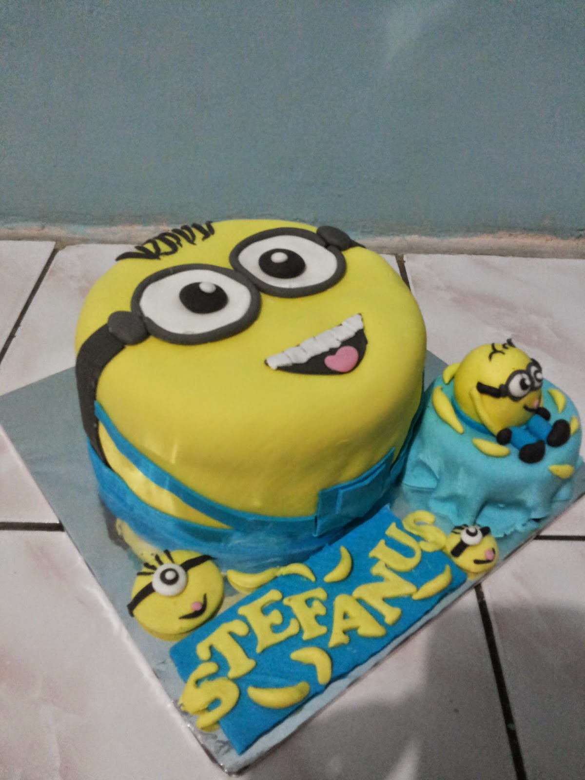 SAGITARIUS CAKE SHOP: KUE ULANG TAHUN MINION
