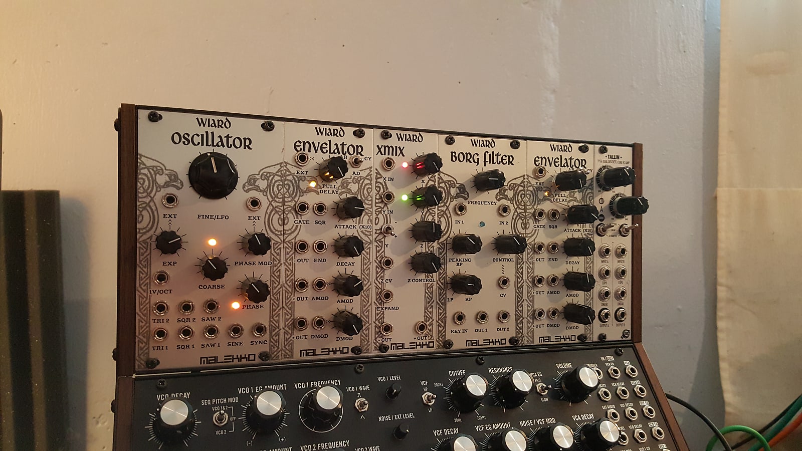 MATRIXSYNTH: Malekko Wiard Gargoyle 60HP semi-modular system