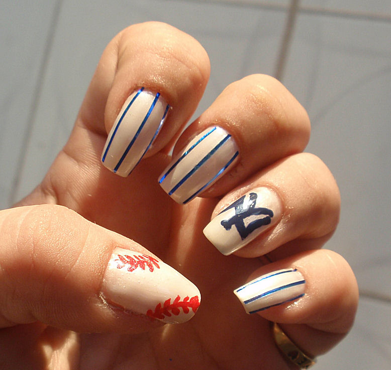 Krafty's Korner: N.Y. Yankee Nail Art