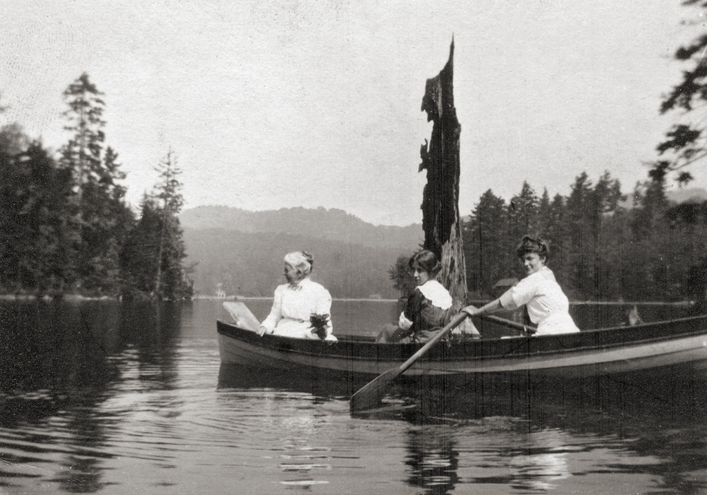 Row, Row, Row Your Boat! – 38 Interesting Vintages Snapshots of People ...