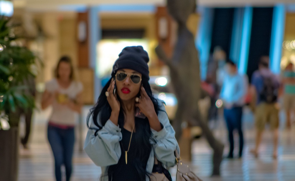 "Cast aspersions on" nghĩa là gì?