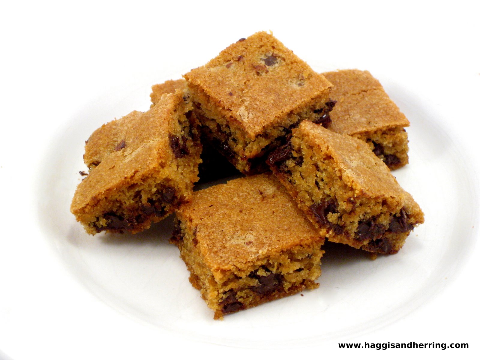 Recipes by the Haggis and the Herring: Chocolate Chip Squares