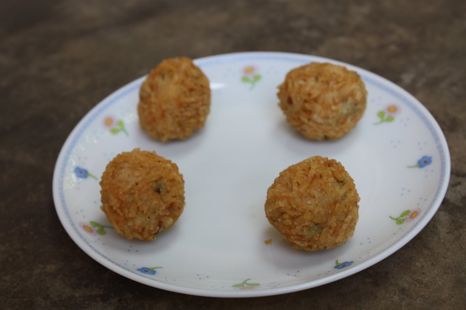 not my recipes but my clicks: CHICKEN RICE BALLS