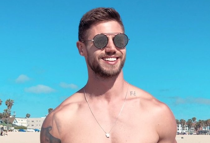 Jonas Sulzbach de sunga exibindo volume - Volume na Cueca