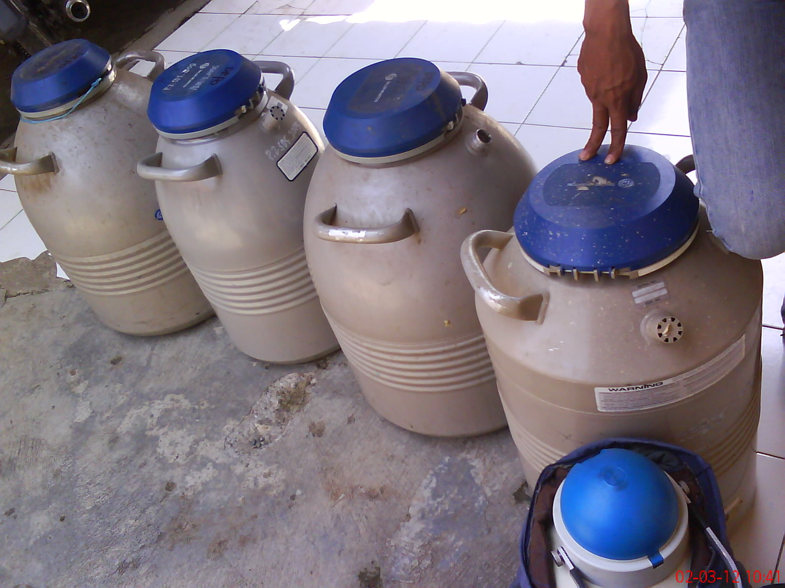 BISMA NAWA KARTIKA: PERALATAN INSEMINASI BUATAN (IB) KOMPLIT