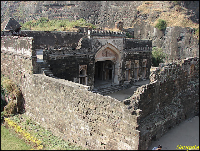 Wanderlust - My Travel Journals: Aurangabad Part VII - Daulatabad Fort