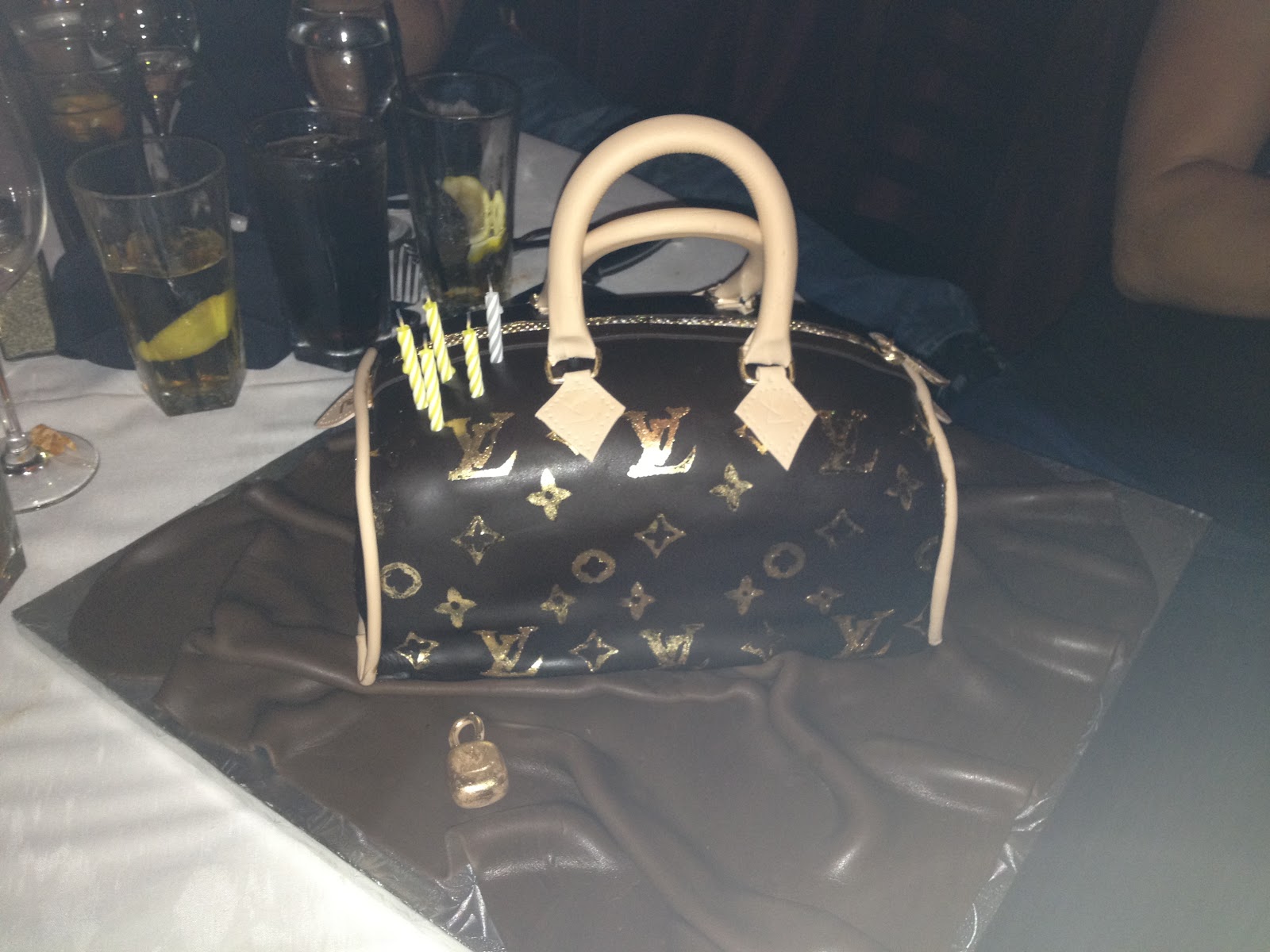 Susie Bakes Cakes: Louis Vuitton Cakes