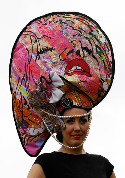 Truly Madly Vintage: Amazing Hats on Ladies Day at Royal Ascot