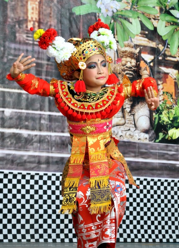 38 Inspirasi Populer Kostum Tari Bali