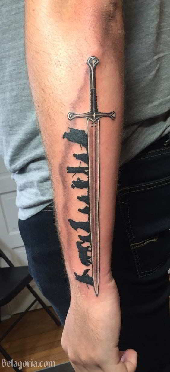 Tatuajes de Espadas para Mujeres, elegantes y con significado