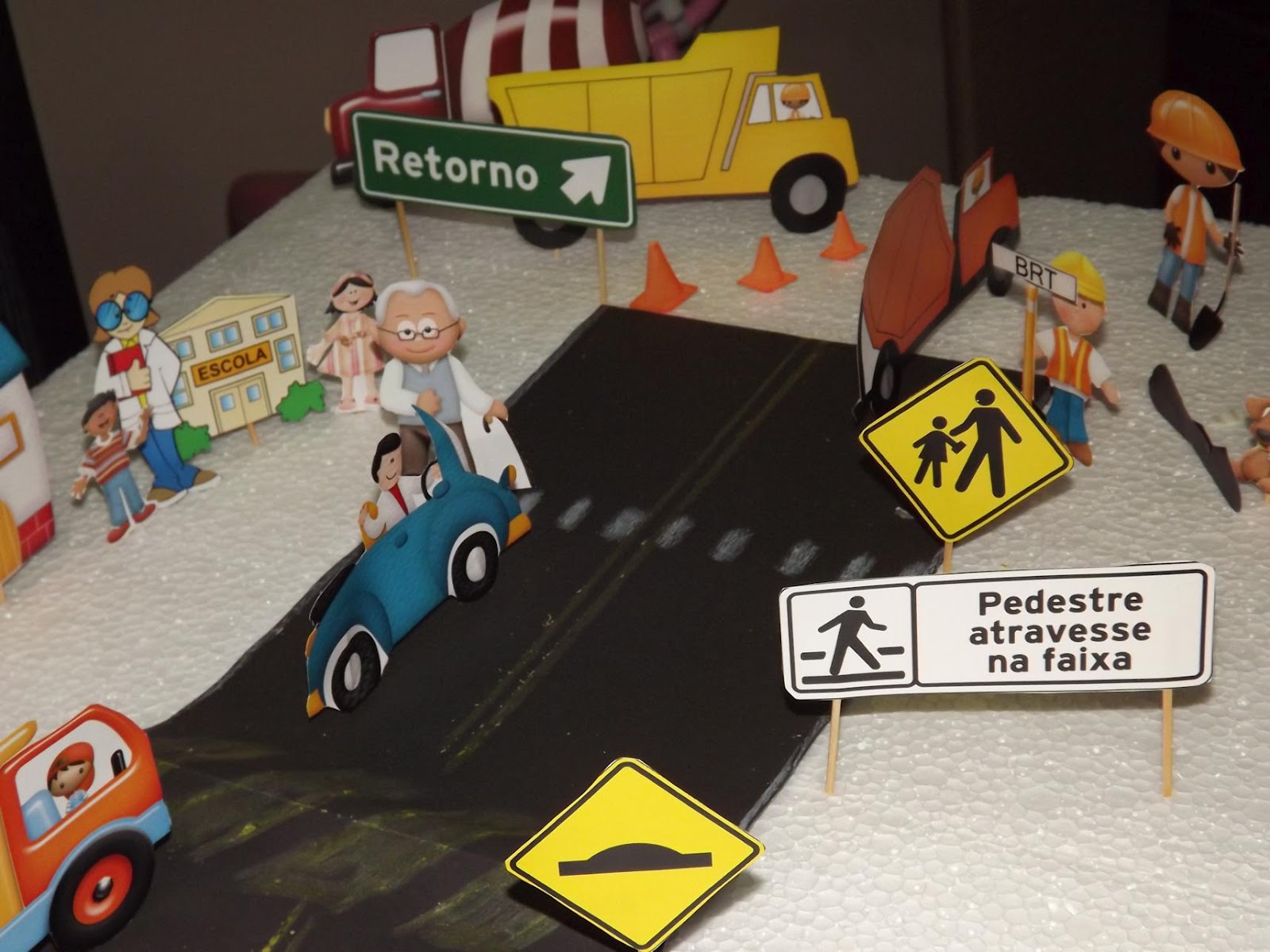 viagens e filhos: Maquete de rua.