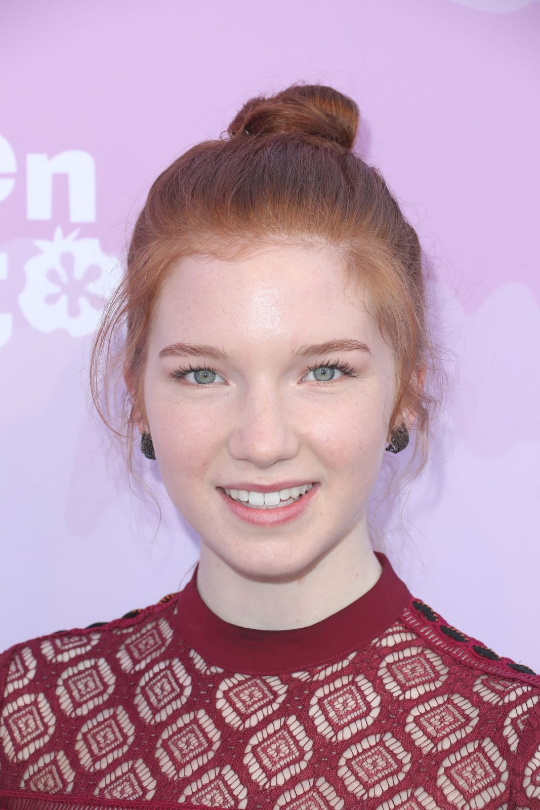 Starlet Arcade: Hot Annalise Basso