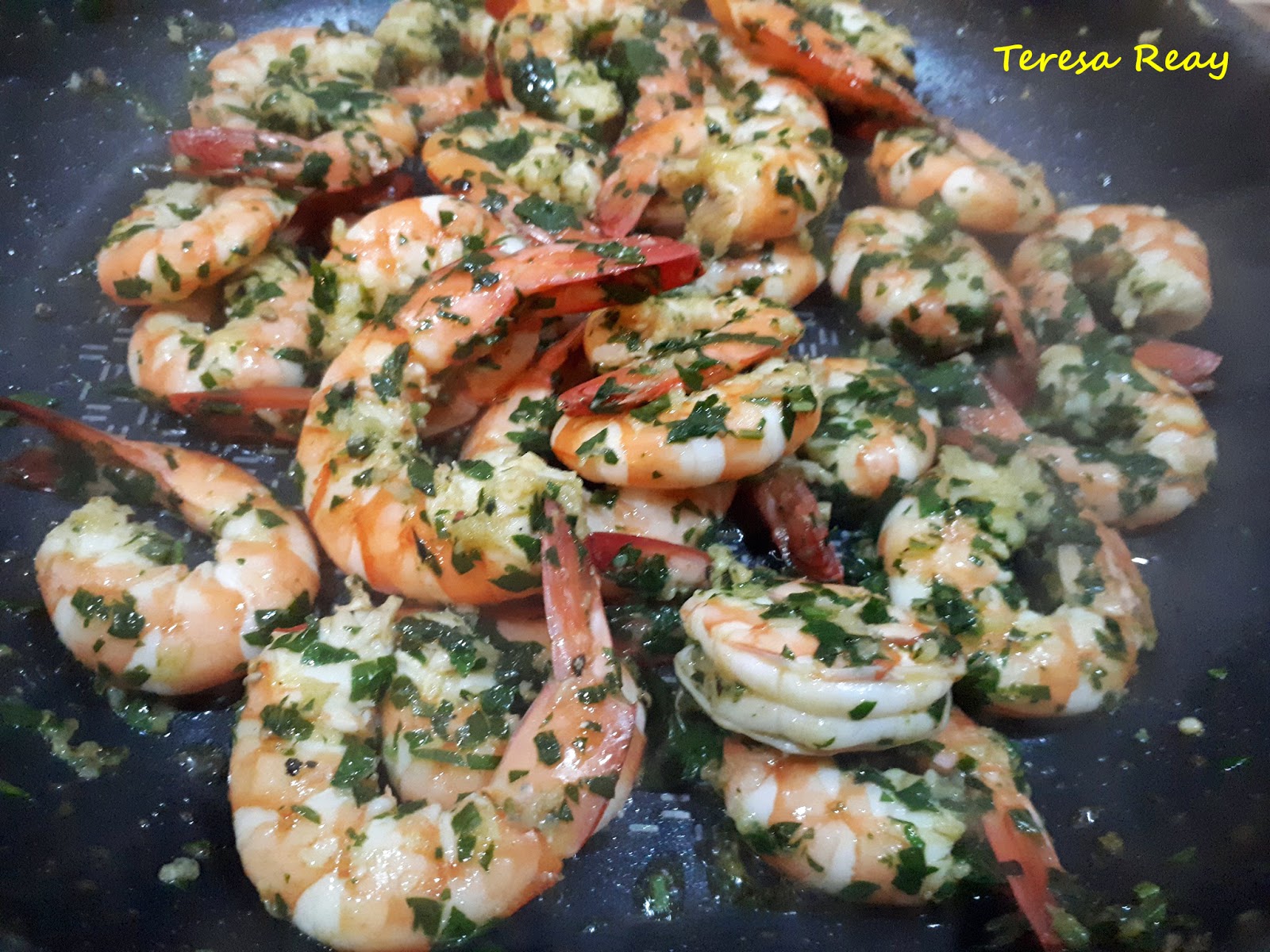 GARLIC AND PARSLEY PRAWNS