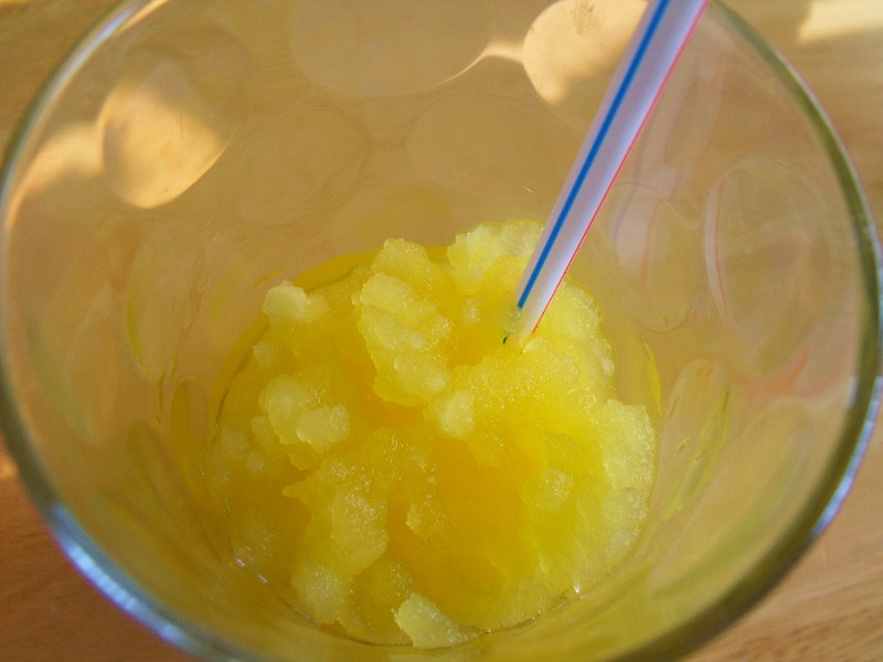 Clever, Crafty, Cookin' Mama: Peach Mango Slurpee